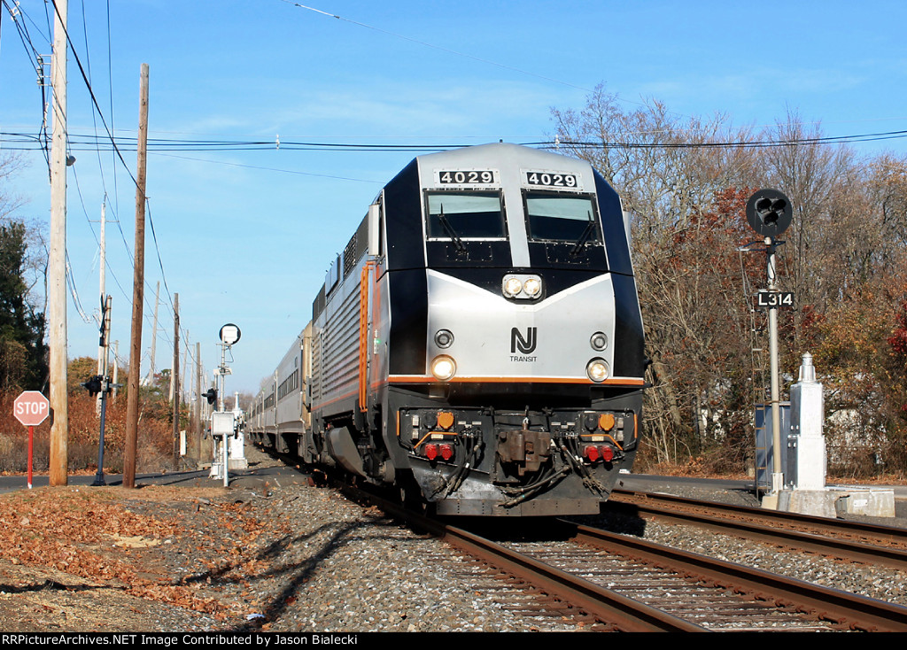 NJT 4029 on Passing Alongside Railroad Ave.
